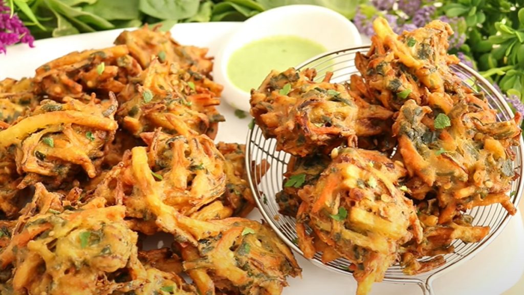 Vegetable Pakoda Recipe: காய்கறிகளை வைத்து தான் பண்ணினதுனு சொன்ன நம்ப ...